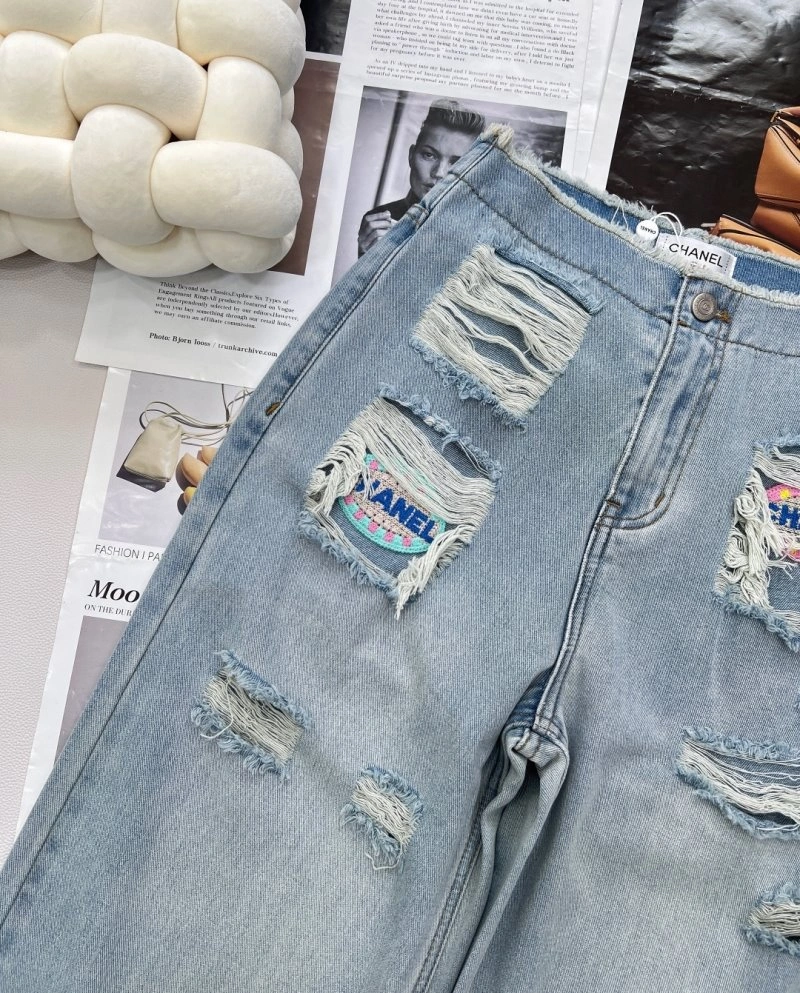 Low-cost Chanel Jeans
