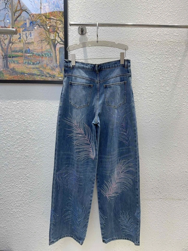 Low-cost Chanel Jeans