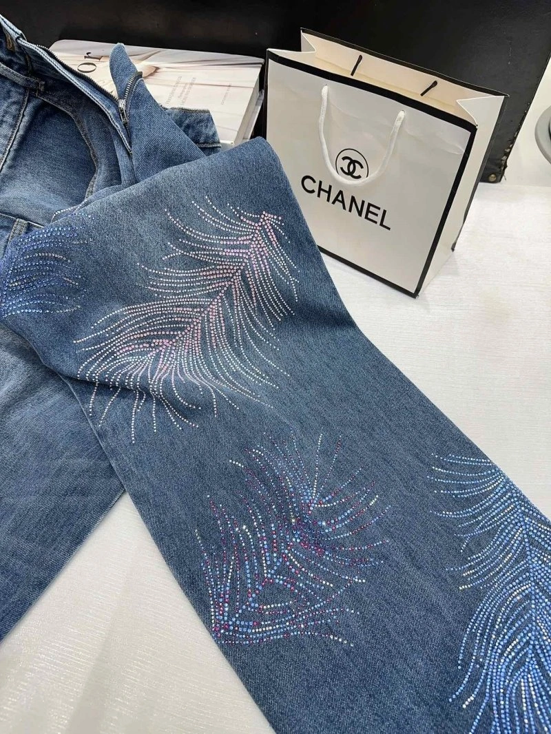 Low-cost Chanel Jeans