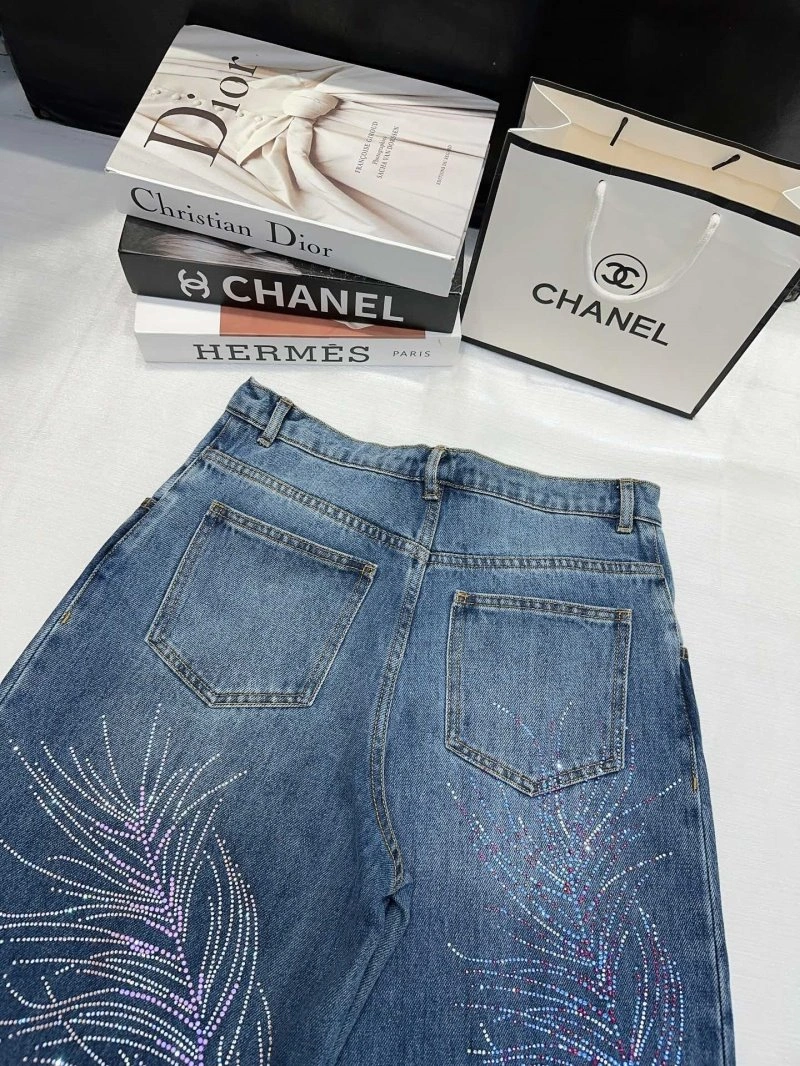 Low-cost Chanel Jeans