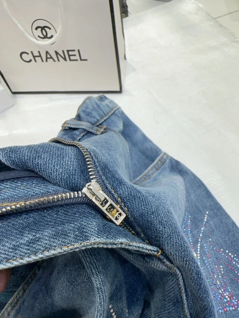 Low-cost Chanel Jeans