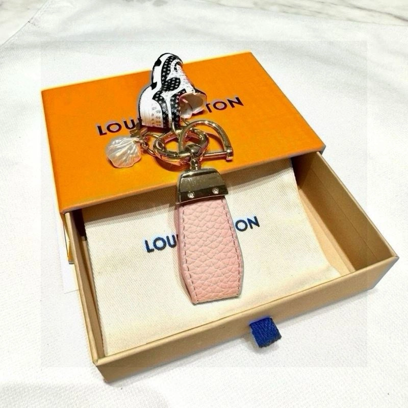 Low-cost Chanel Keychains