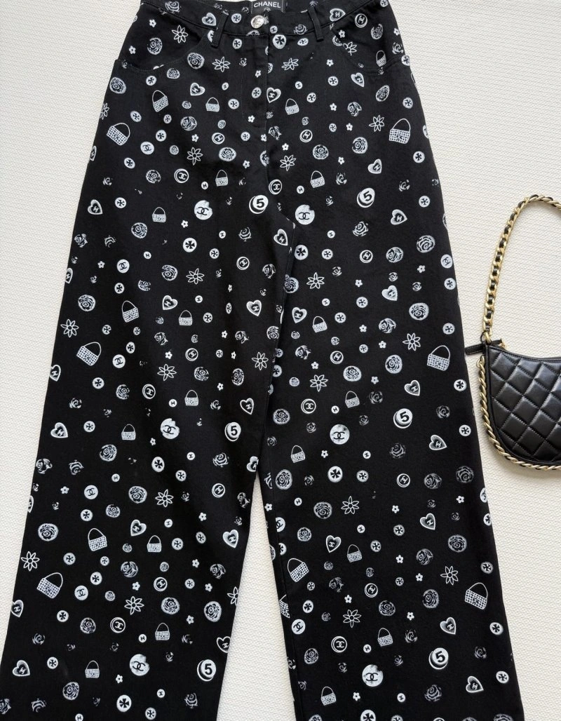 Value-priced Chanel Long Pants