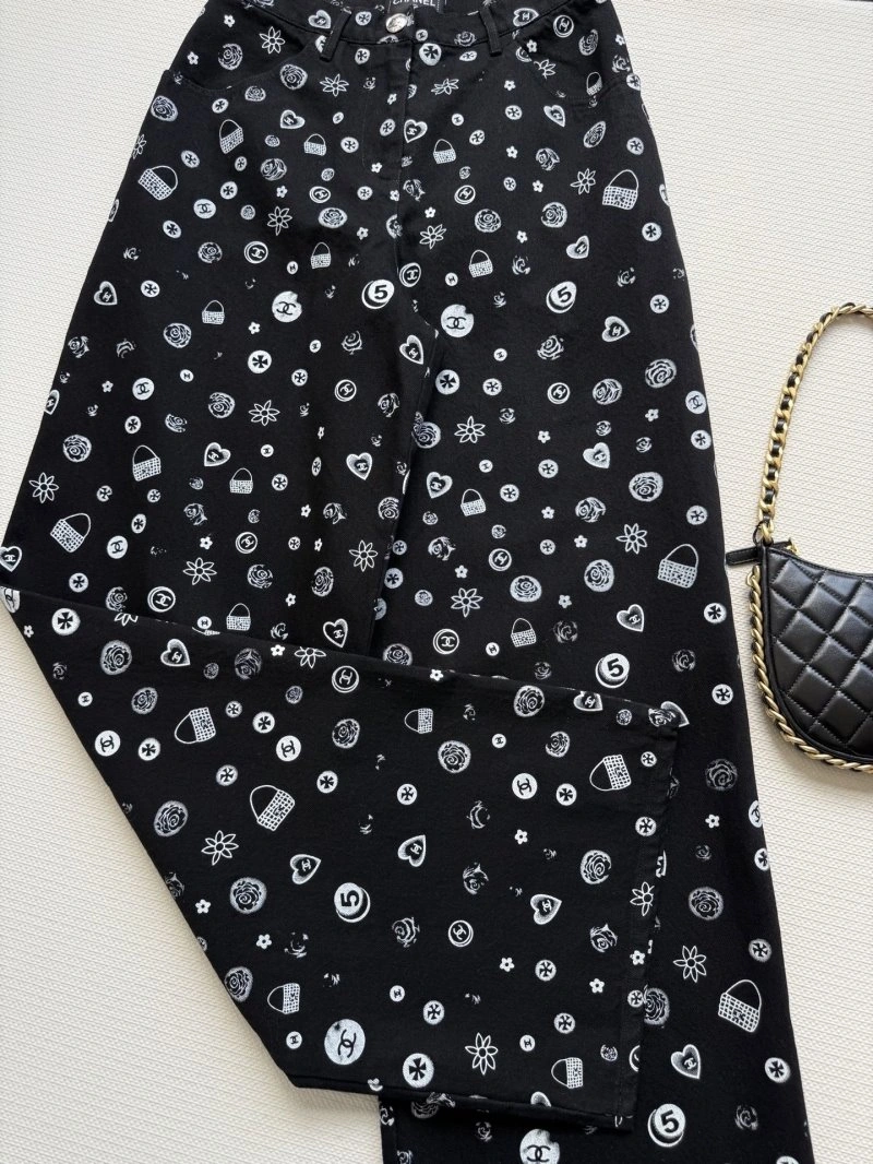 Value-priced Chanel Long Pants