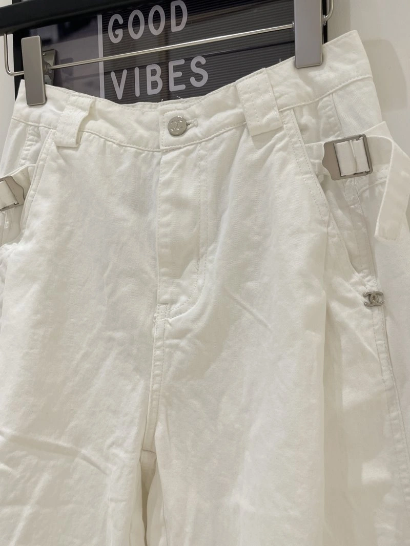 Top match Chanel Long Pants