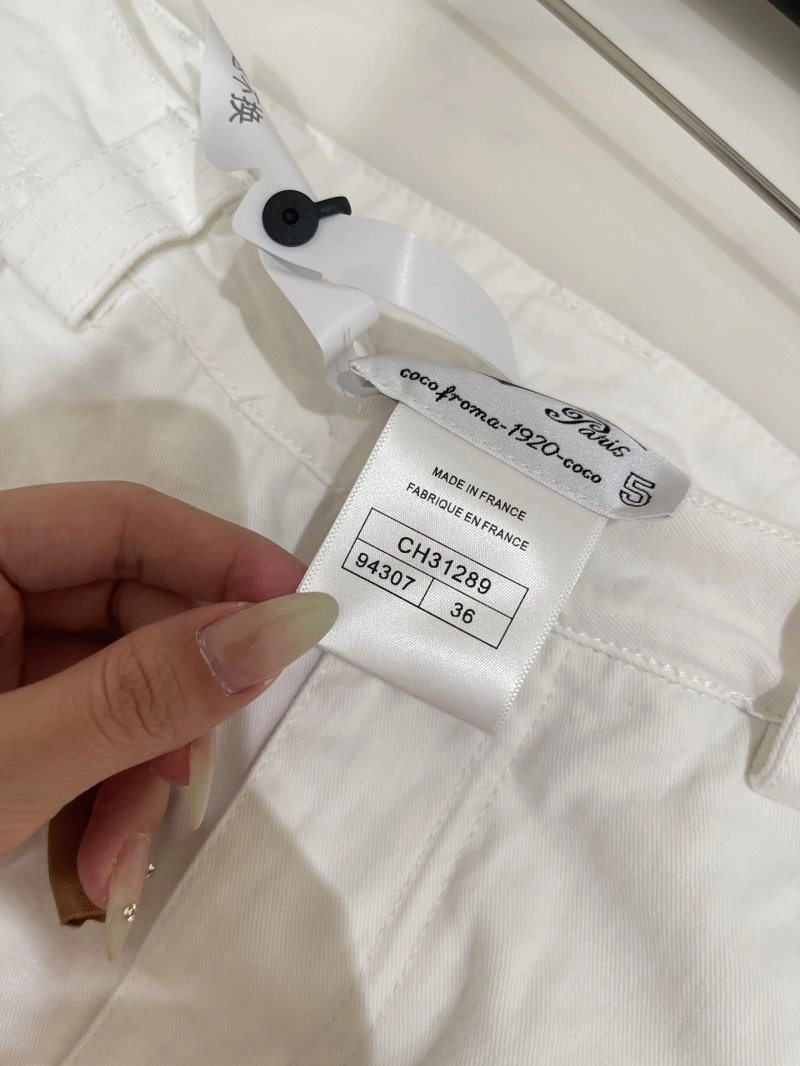Top match Chanel Long Pants