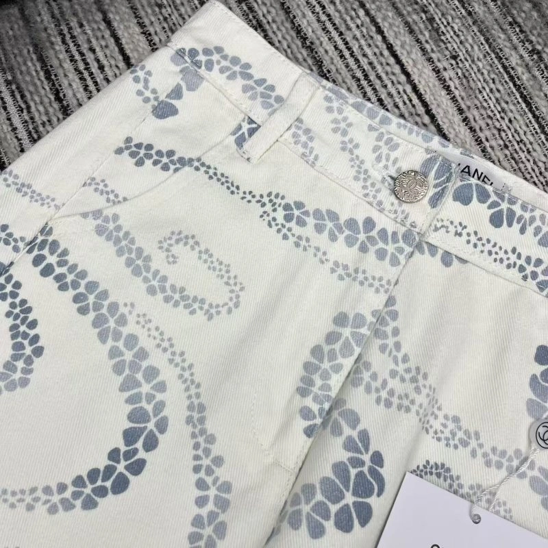 Value-priced Chanel Long Pants