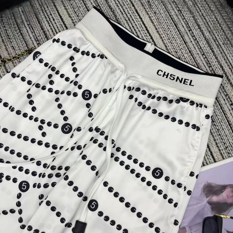 Top match Chanel Long Pants