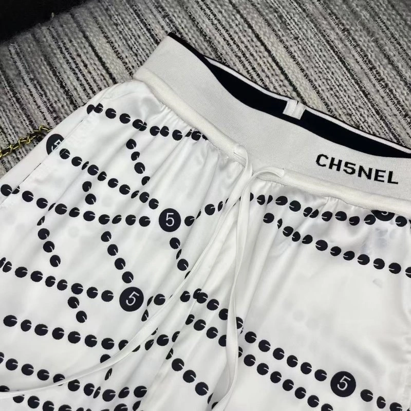Top match Chanel Long Pants