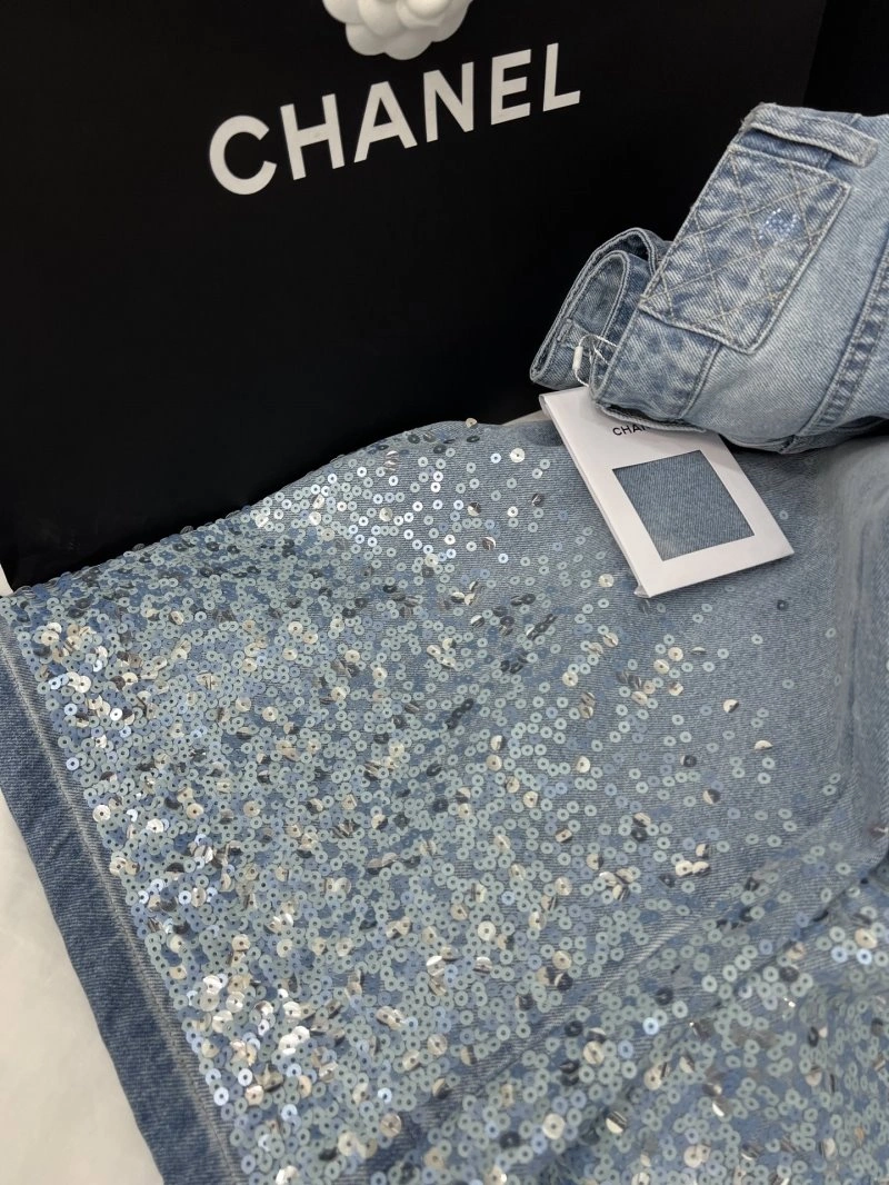 Top match Chanel Long Pants