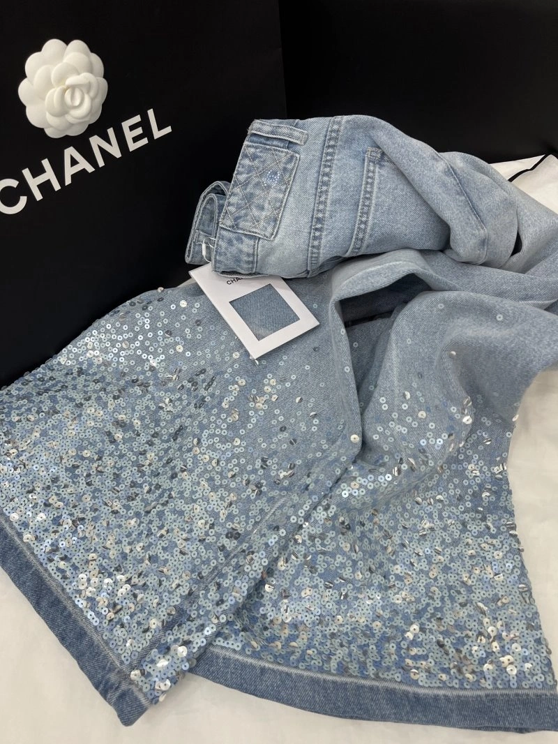 Top match Chanel Long Pants