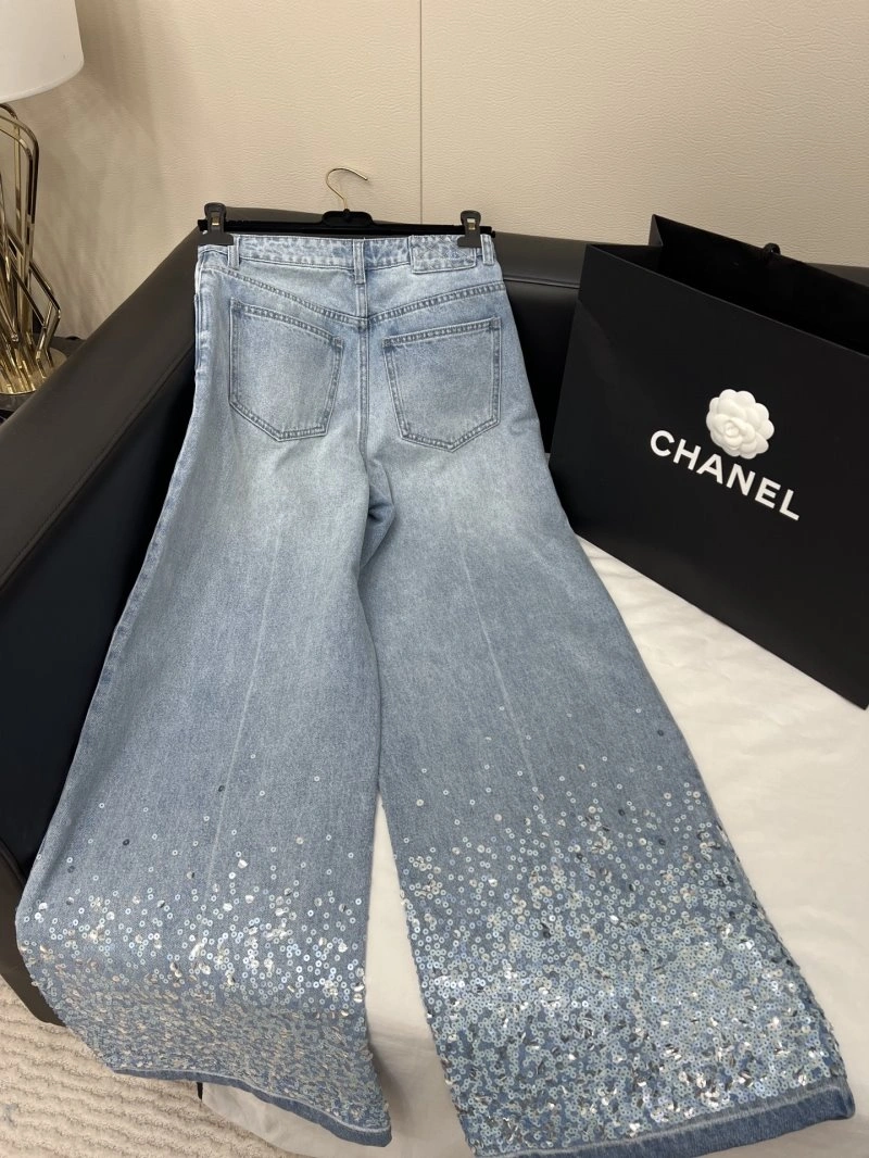 Top match Chanel Long Pants