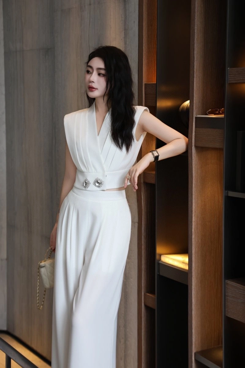 Top match Chanel Long Pants