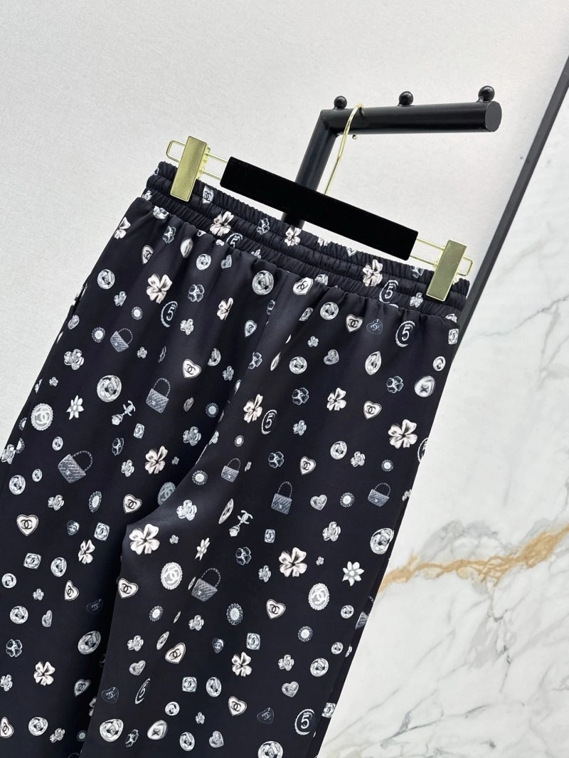 Bargain Chanel Long Pants