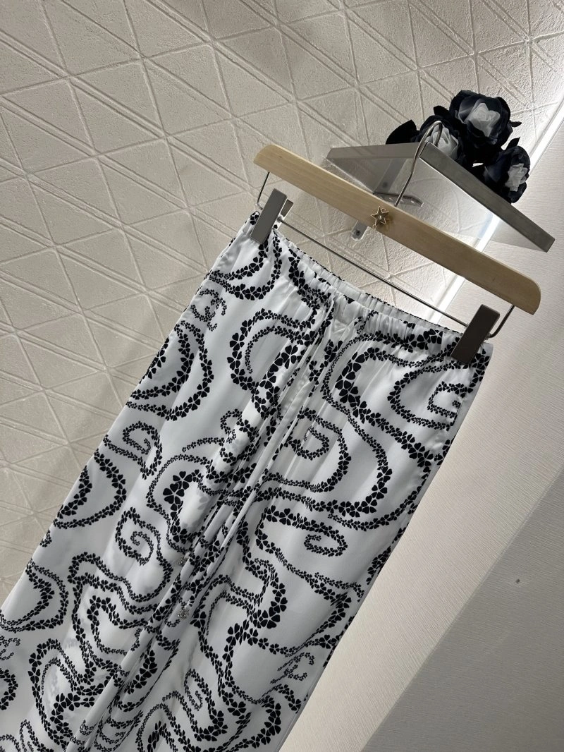 Legit Chanel Long Pants