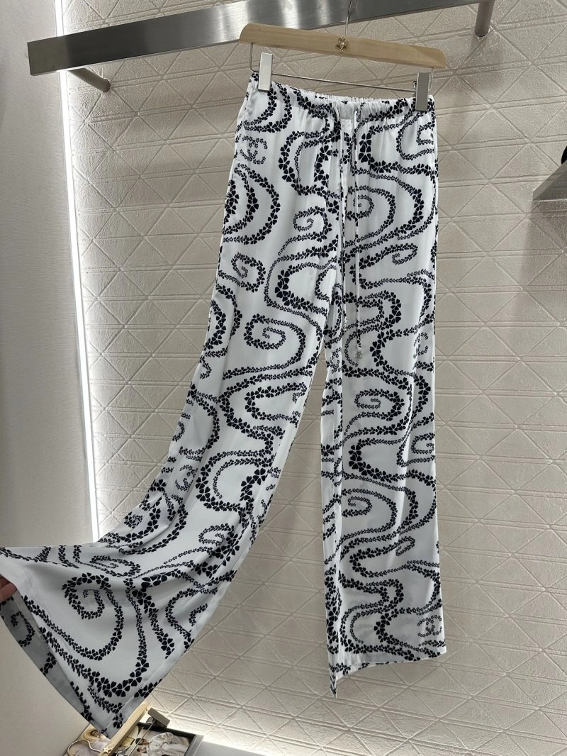 Legit Chanel Long Pants