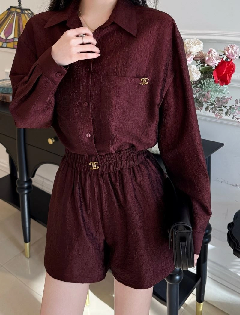 Top mirror Chanel Long Suits