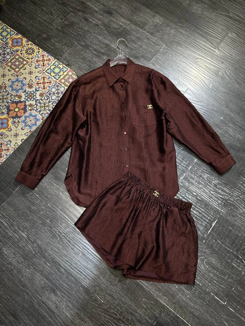 Top mirror Chanel Long Suits