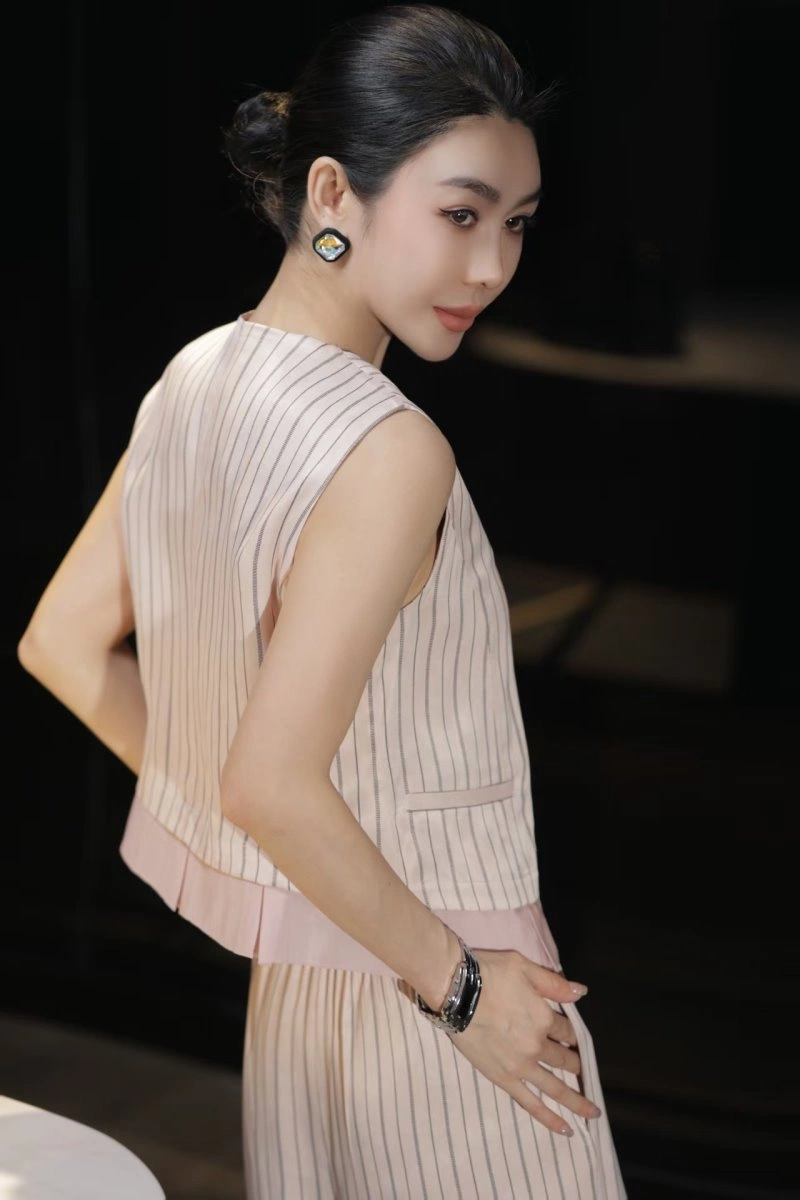 Cut-rate Chanel Long Suits