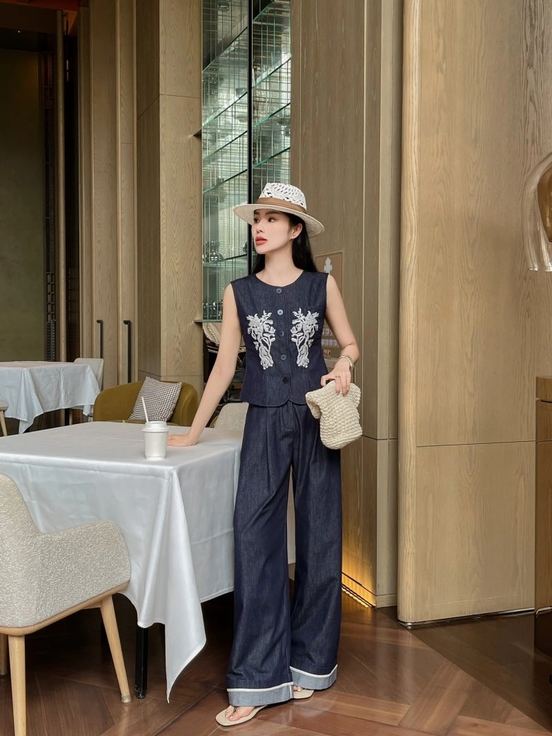 Cut-rate Chanel Long Suits