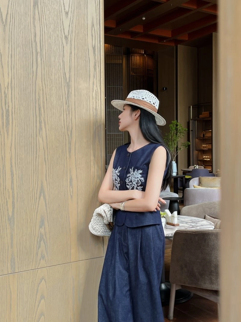 Cut-rate Chanel Long Suits