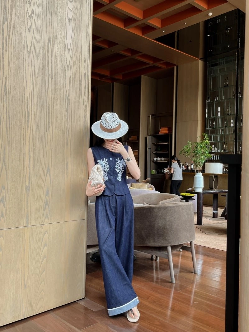 Cut-rate Chanel Long Suits
