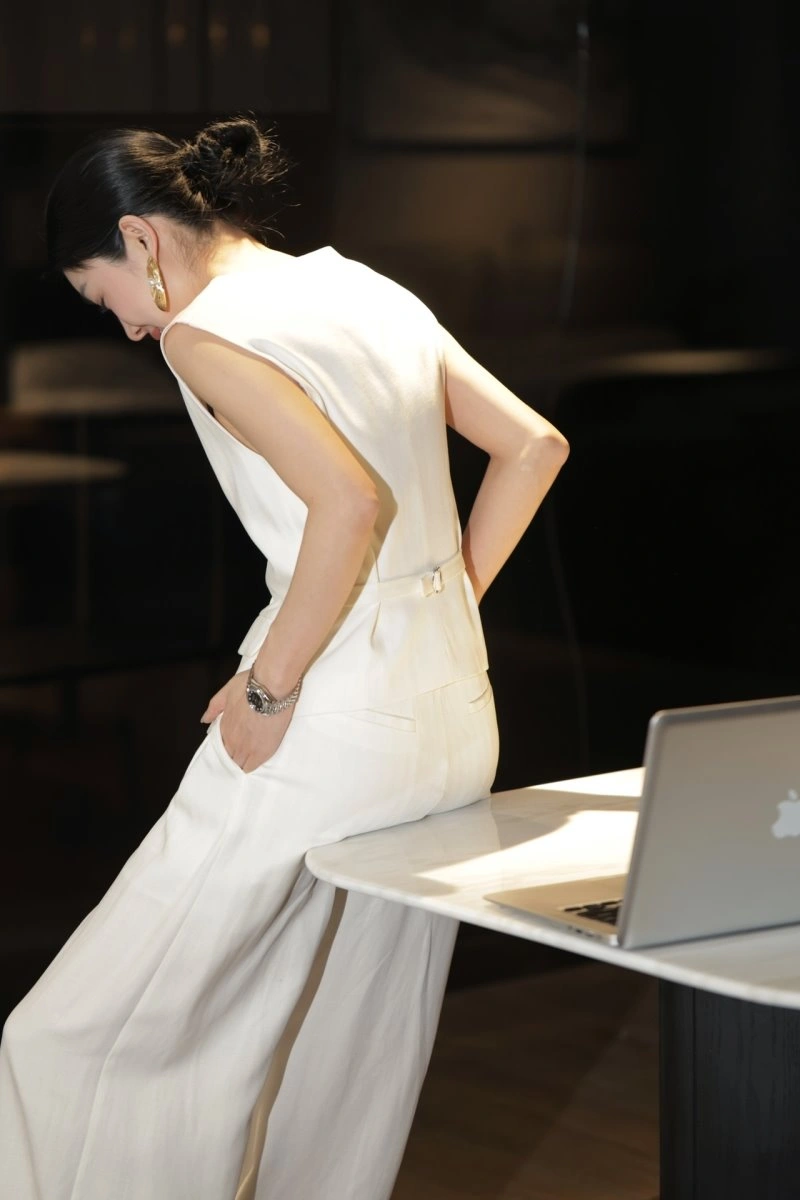 Top mirror Chanel Long Suits