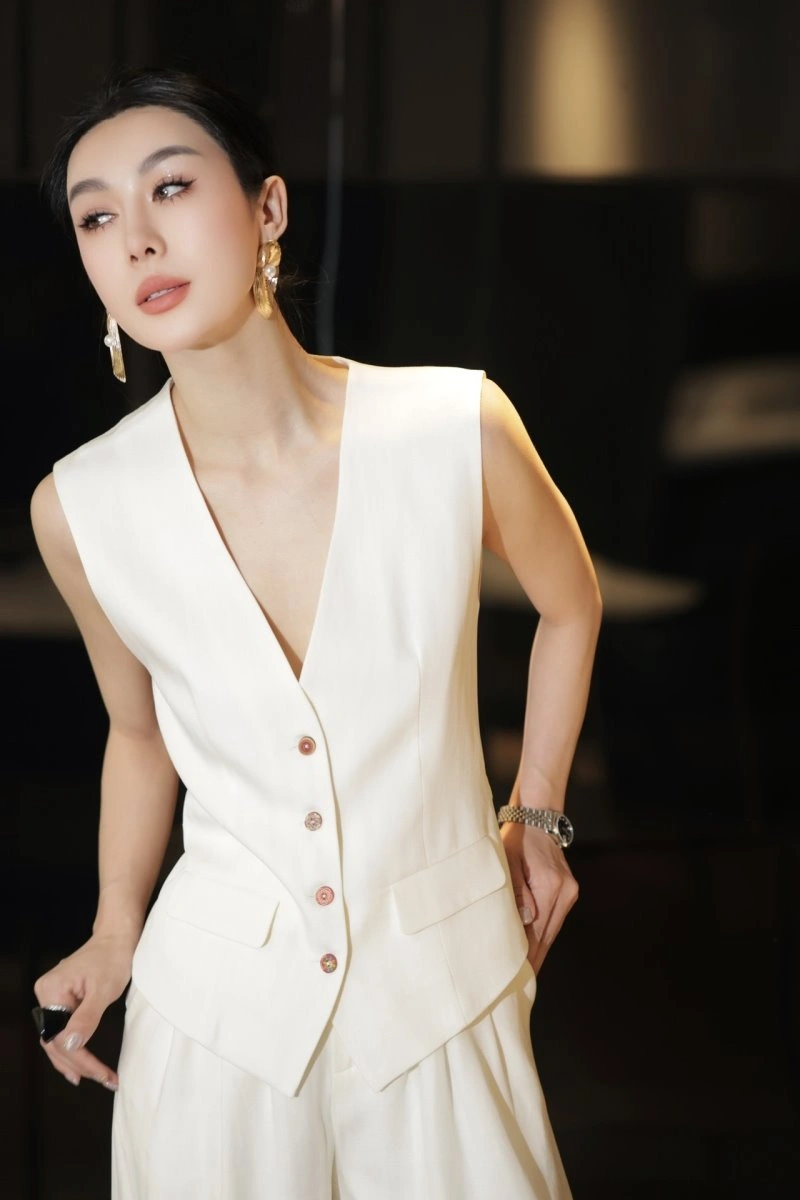 Top mirror Chanel Long Suits