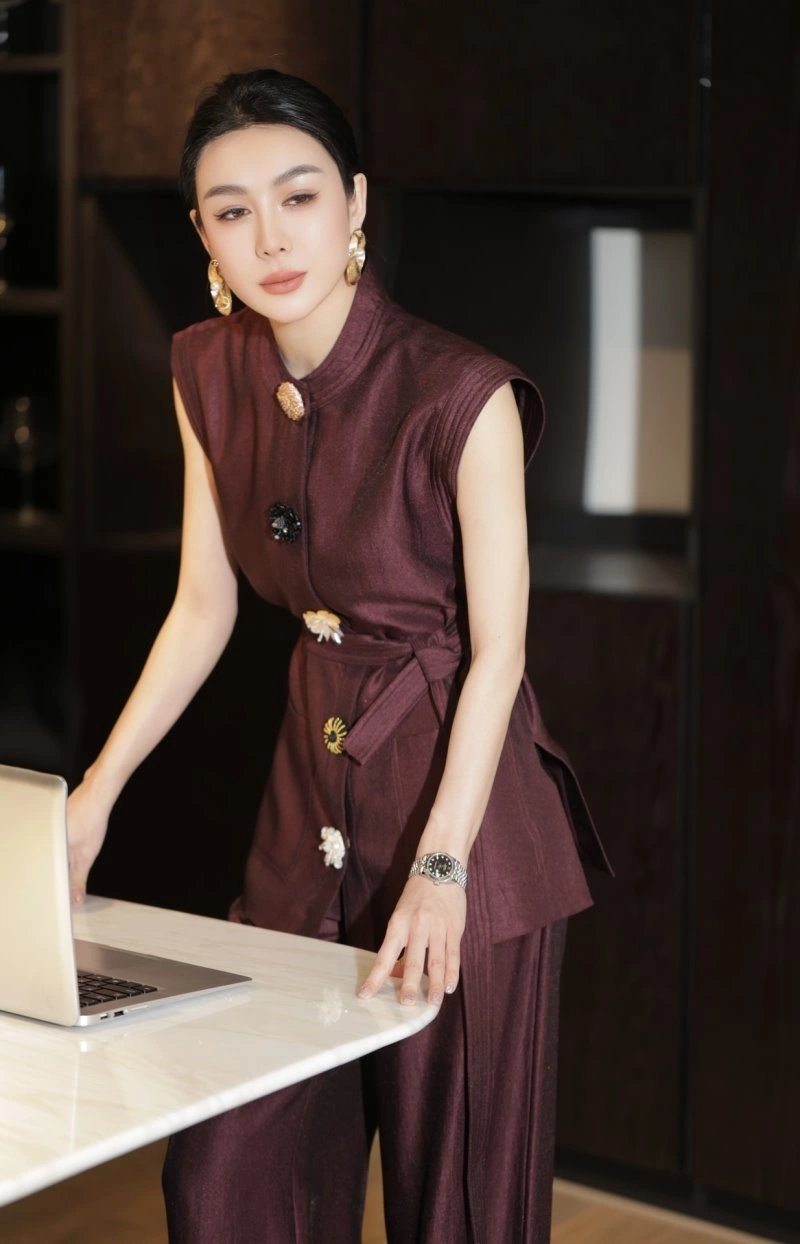 1:1 copy Chanel Long Suits