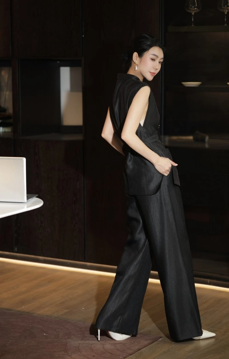 Bargain Chanel Long Suits