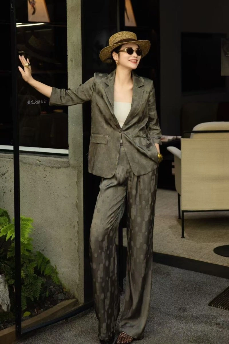 Top match Chanel Long Suits