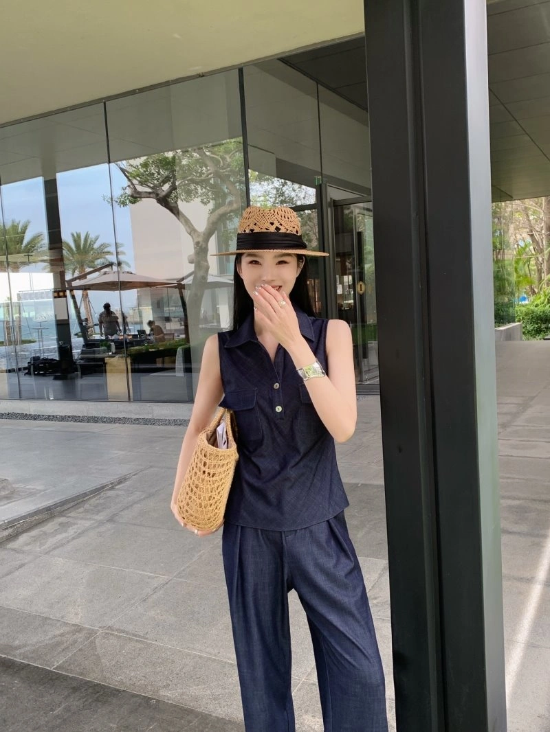 Top match Chanel Long Suits
