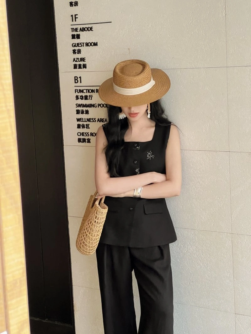 Low-cost Chanel Long Suits
