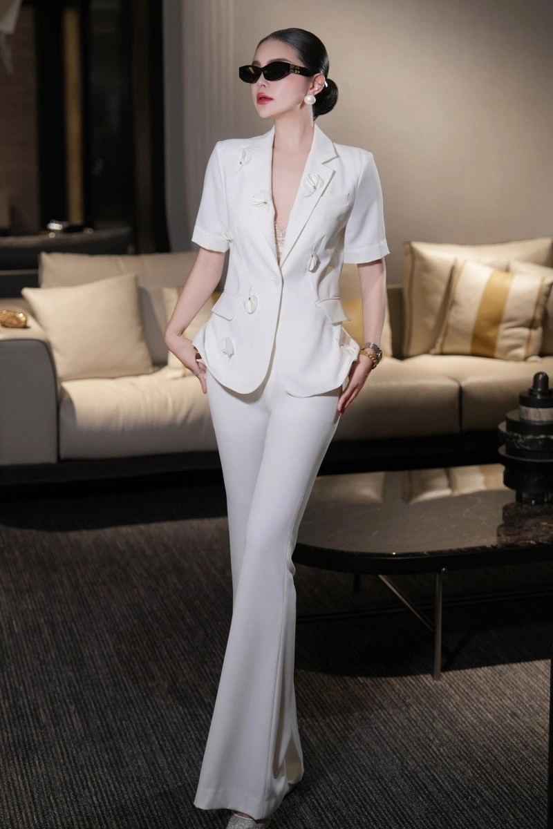 Top mirror Chanel Long Suits
