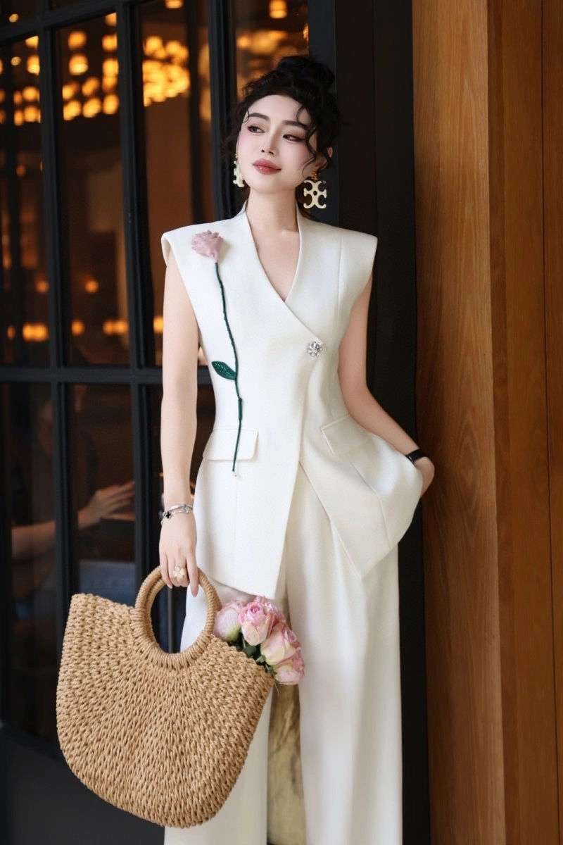 Exact replica Chanel Long Suits