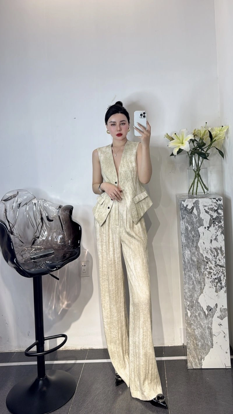 Bargain Chanel Long Suits