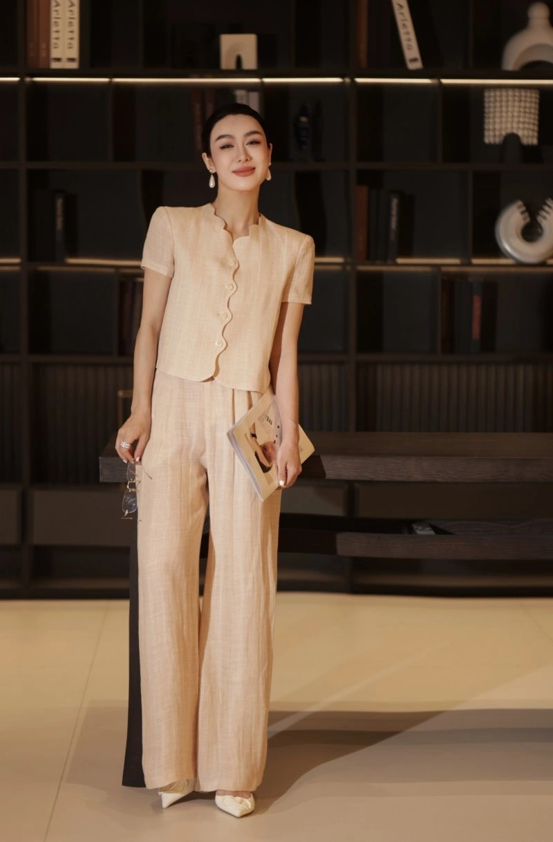 Precise copy Chanel Long Suits