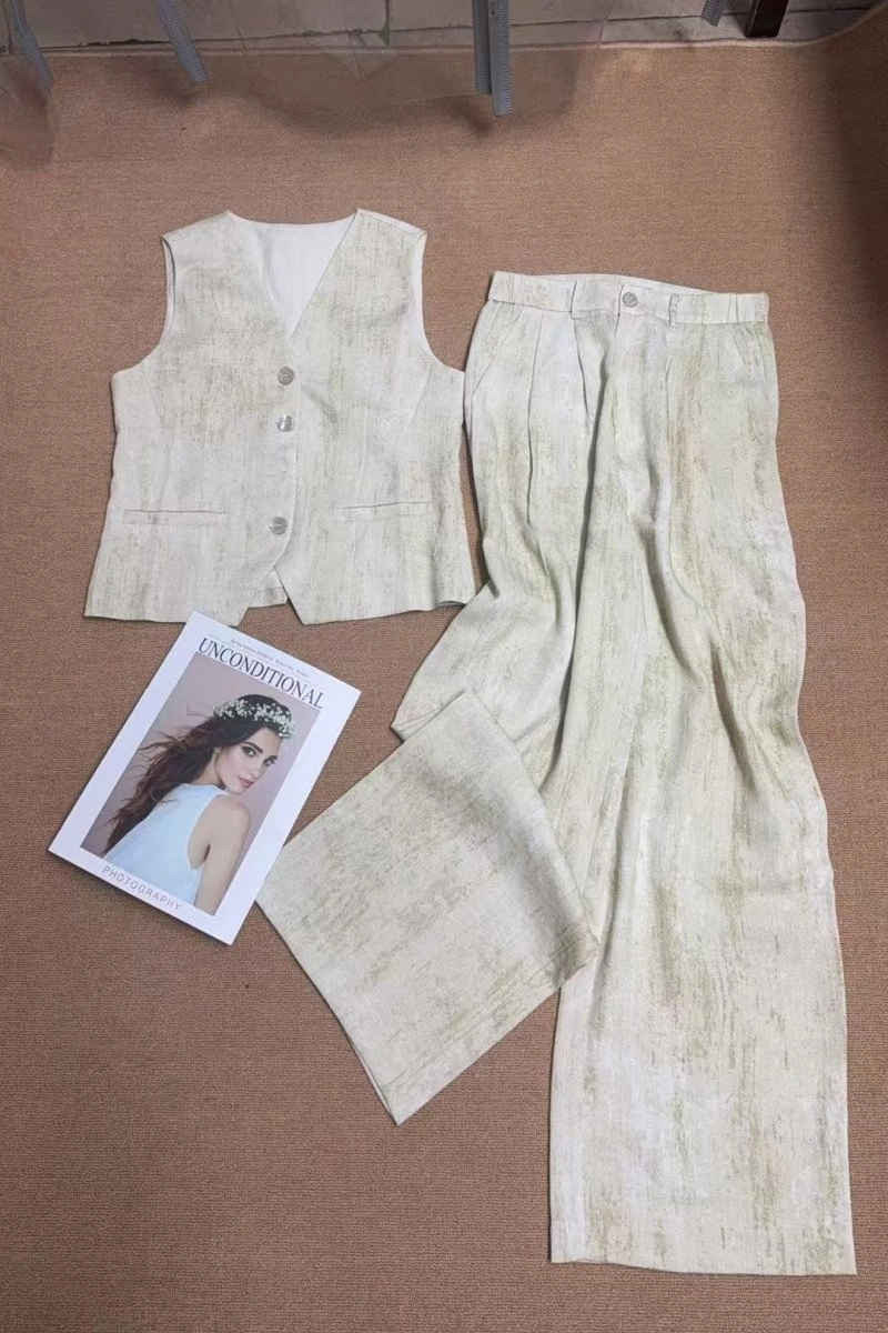 Top mirror Chanel Long Suits
