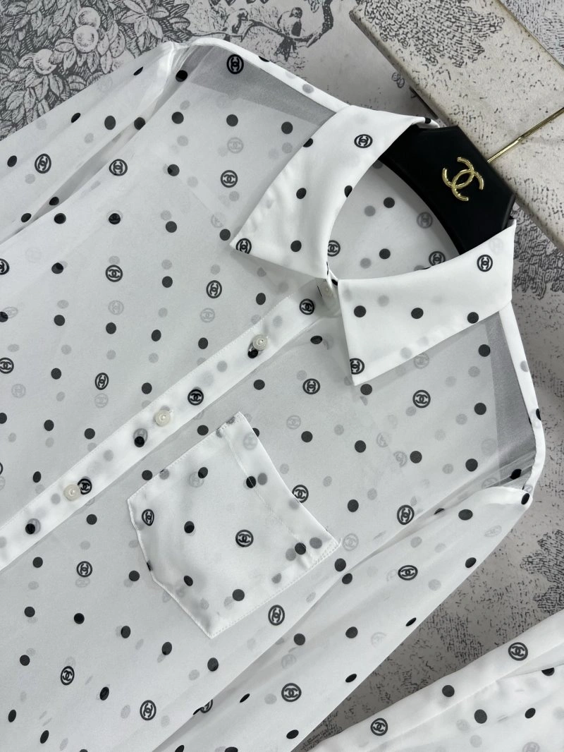 Top mirror Chanel Long Suits