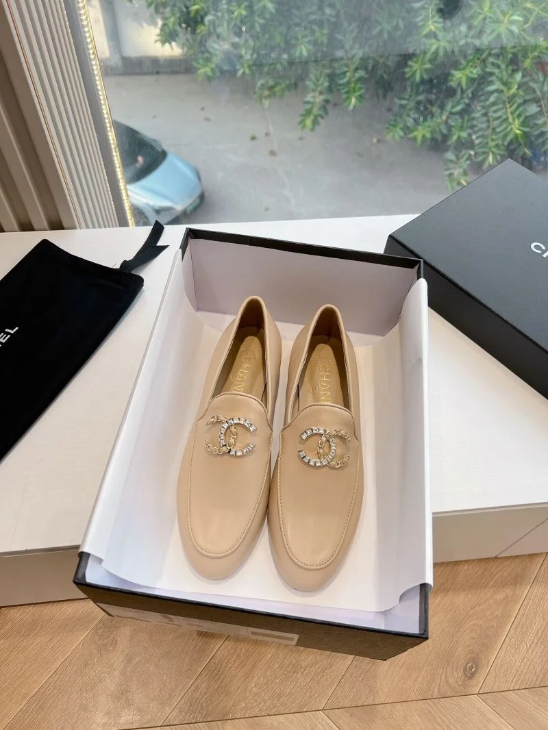 Top mirror Chanel Low Shoes