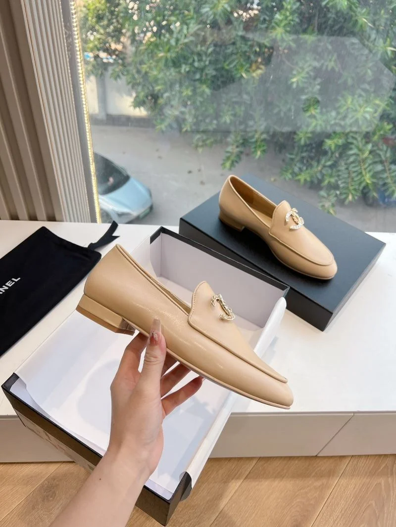Top mirror Chanel Low Shoes
