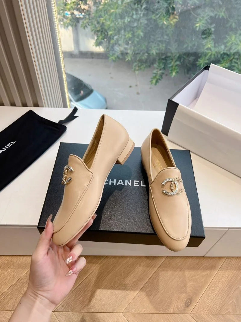 Top mirror Chanel Low Shoes