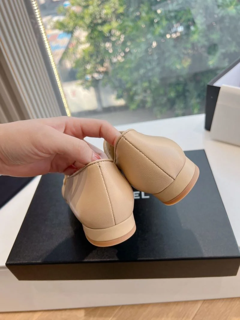 Top mirror Chanel Low Shoes