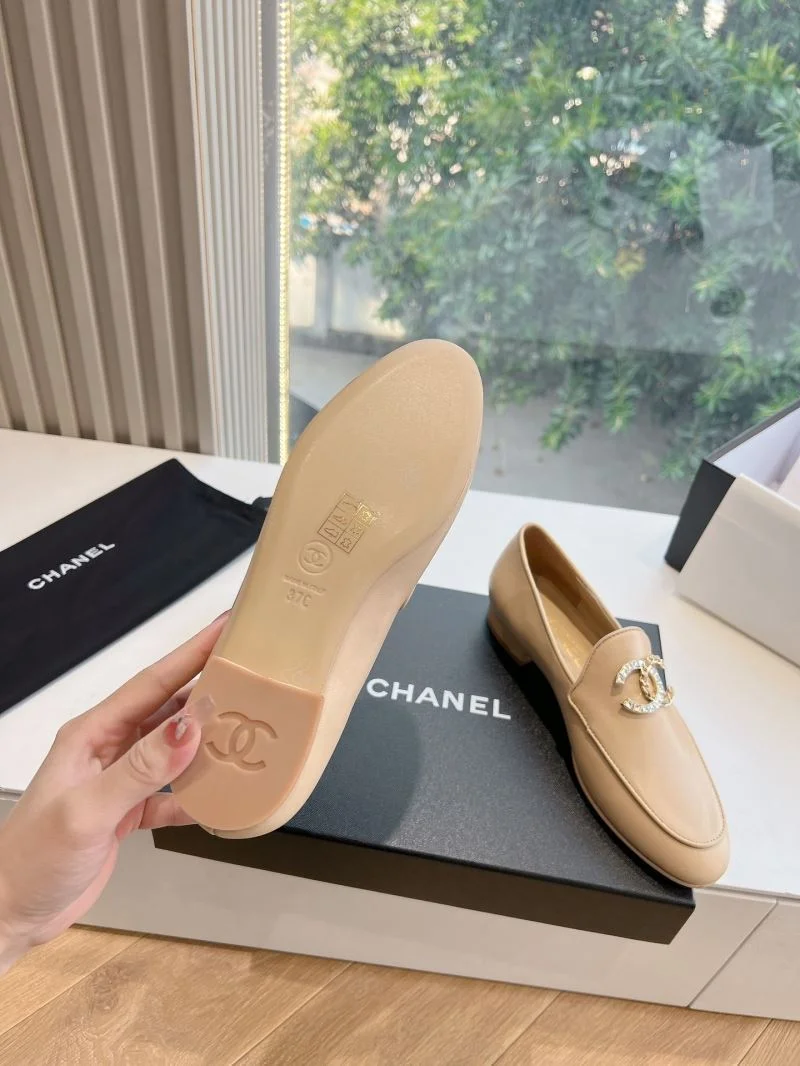 Top mirror Chanel Low Shoes