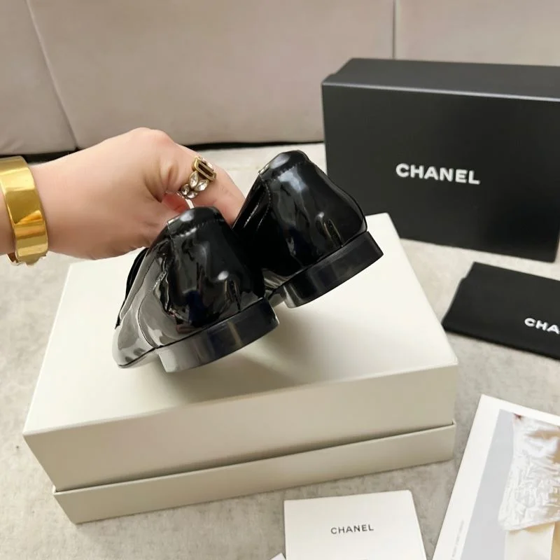 Exact replica Chanel Low Shoes
