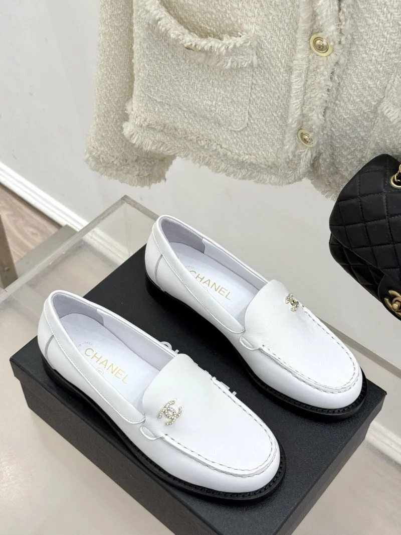 Top mirror Chanel Low Shoes