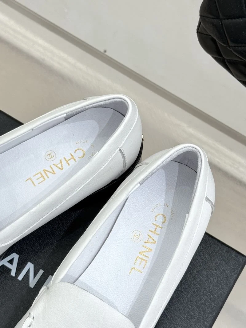 Top mirror Chanel Low Shoes