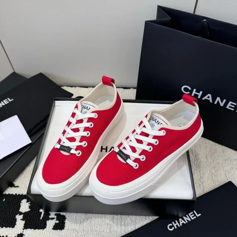 Top mirror Chanel Low Shoes