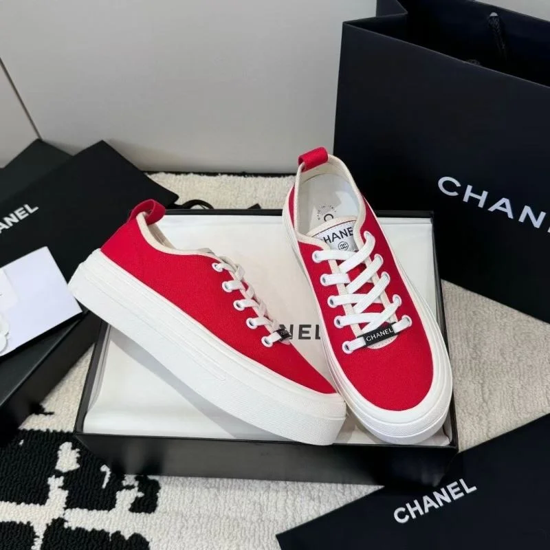 Top mirror Chanel Low Shoes