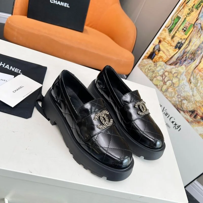 Bargain Chanel Low Shoes